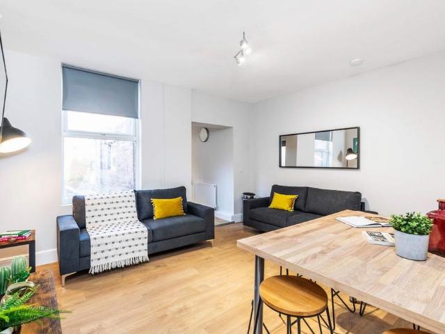 6 bedroom house to rent
