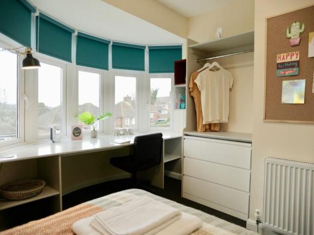 6 bedroom house to rent