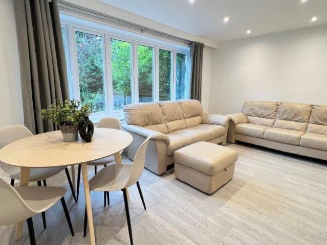 6 bedroom house to rent