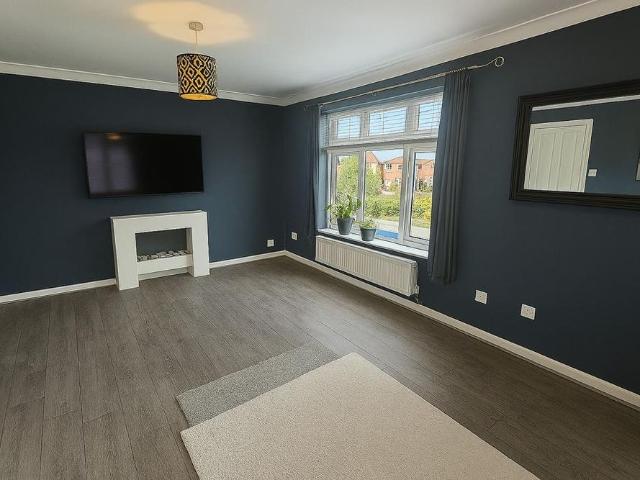 6 bedroom house to rent