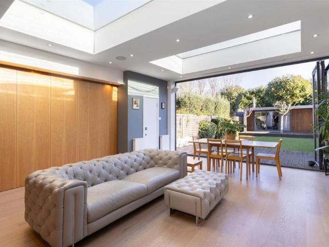 6 bedroom house to rent