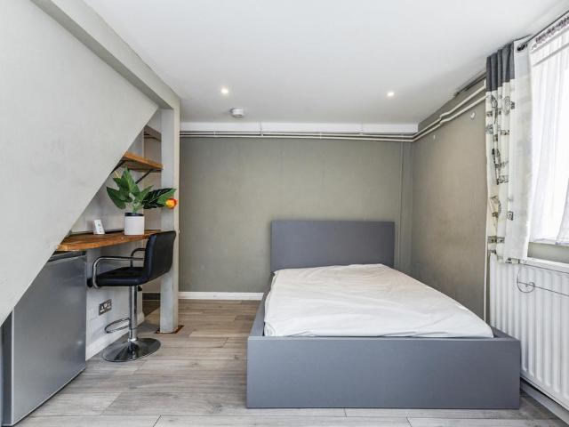 6 bedroom house to rent