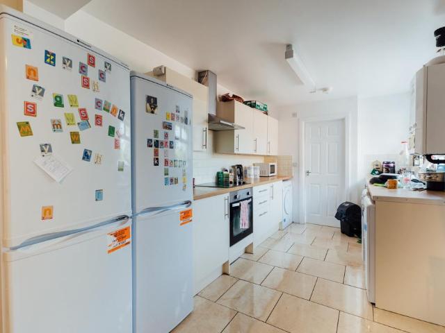 6 bedroom house to rent