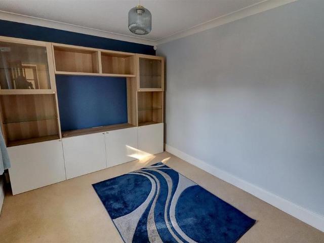 6 bedroom house to rent