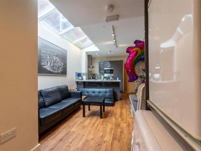 6 bedroom house to rent