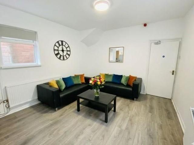 6 bedroom house to rent