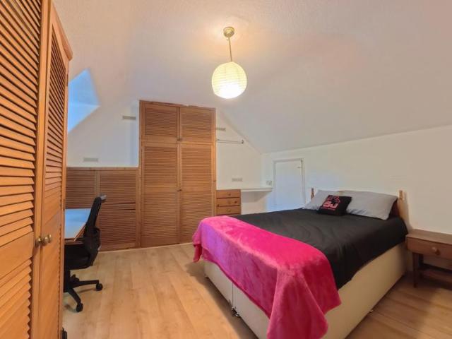 6 bedroom house to rent