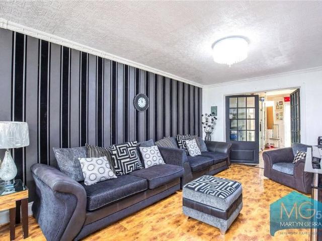 6 bedroom house to rent