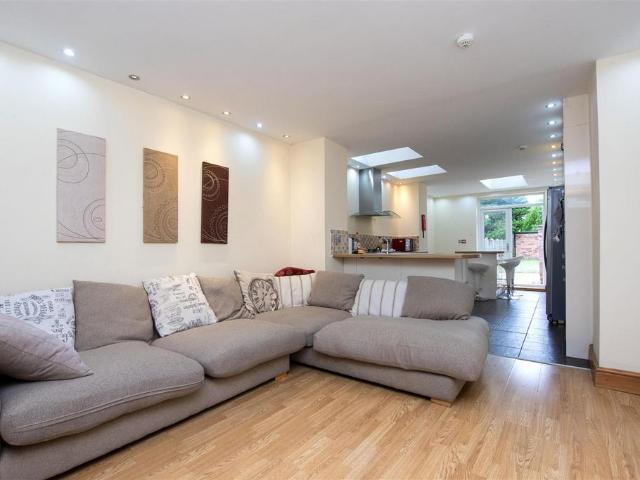 6 bedroom house to rent