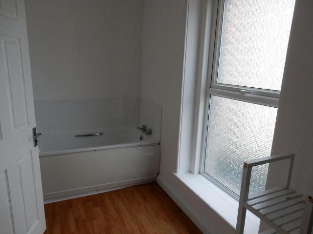 6 bedroom house to rent