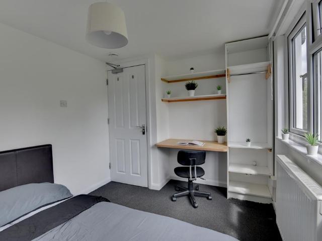 6 bedroom house to rent