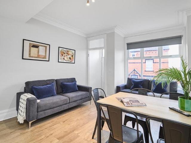 6 bedroom house to rent