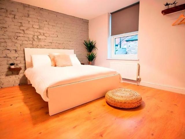 6 bedroom house to rent