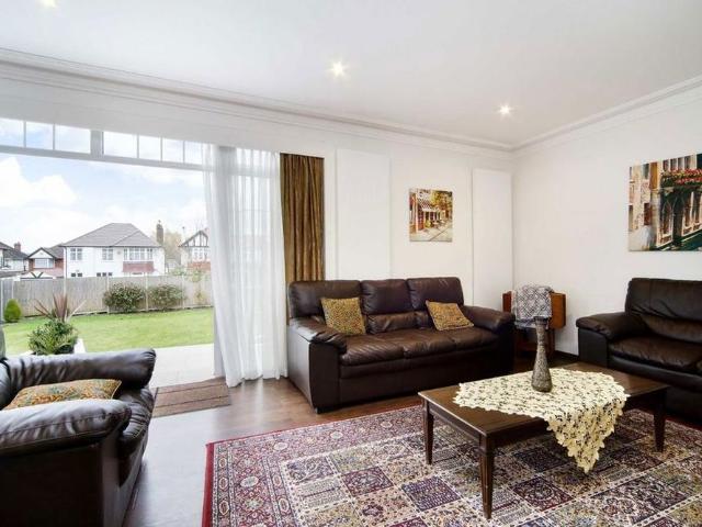 6 bedroom house to rent