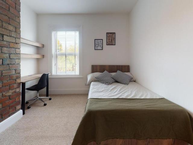 6 bedroom house to rent