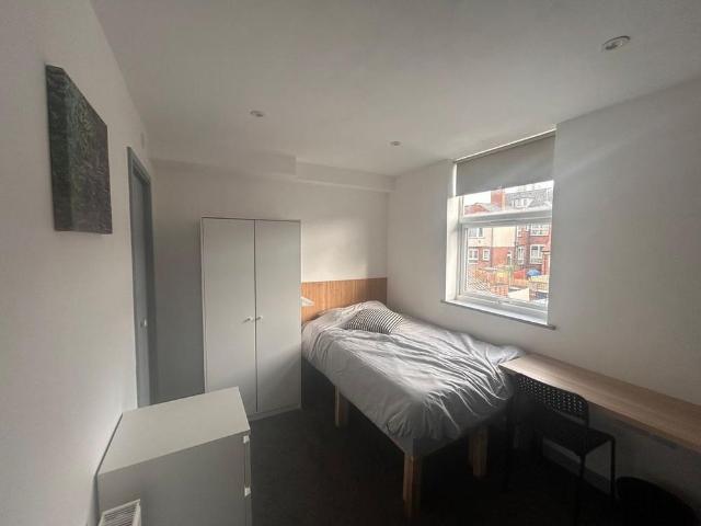 6 bedroom house to rent