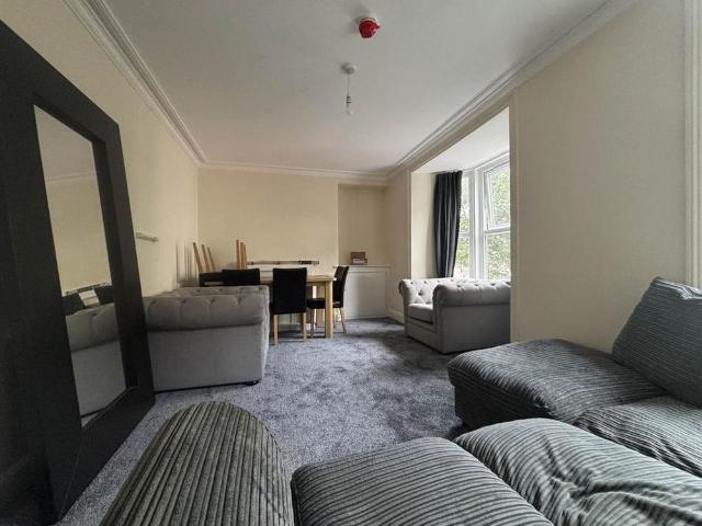 6 bedroom house to rent