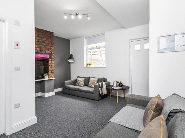 6 bedroom house to rent