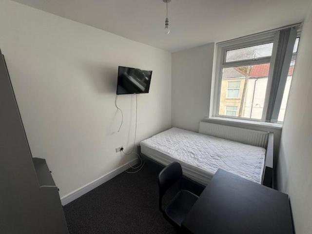 6 bedroom house to rent