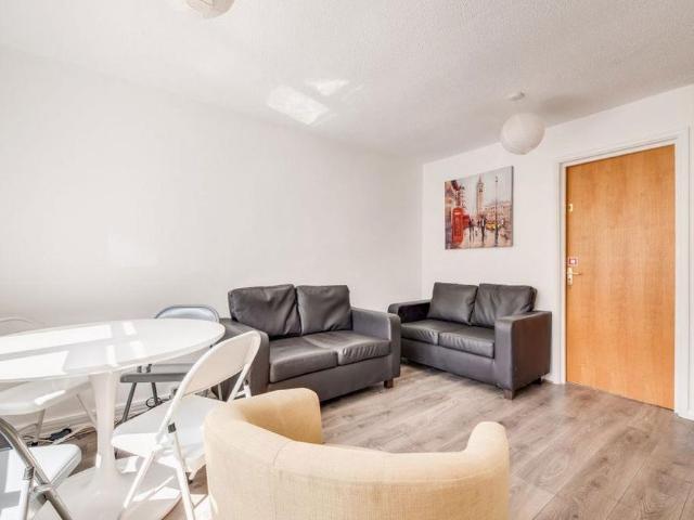 6 bedroom house to rent