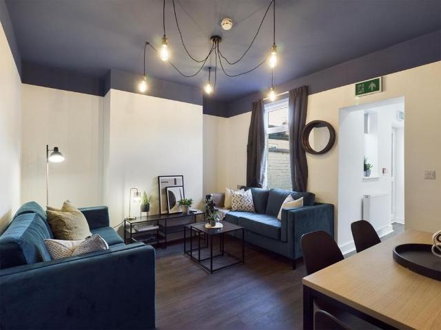 6 bedroom house to rent