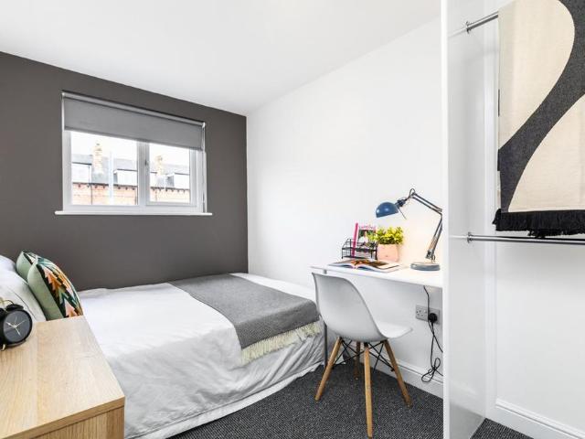 6 bedroom house to rent