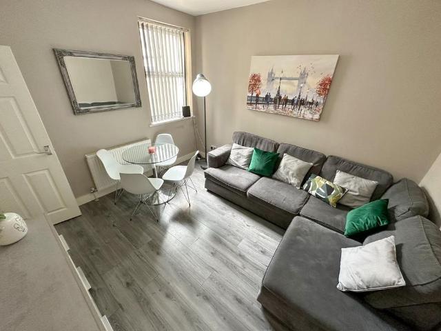 6 bedroom house to rent