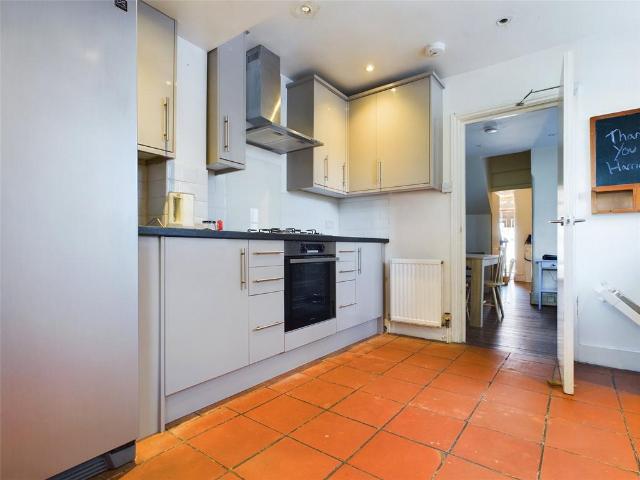 6 bedroom house to rent