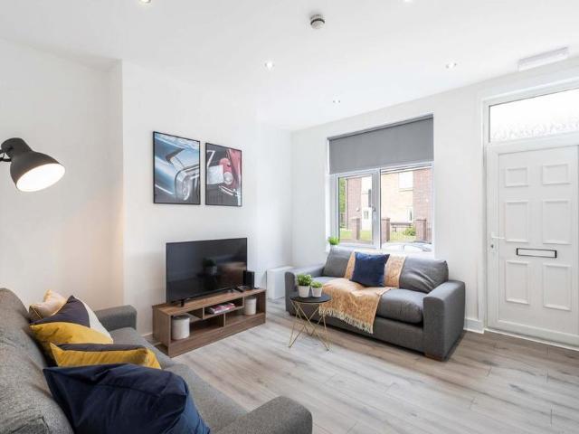 6 bedroom house to rent