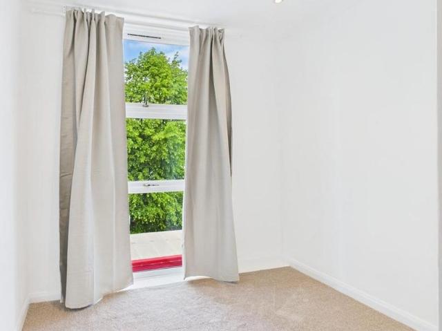 6 bedroom house to rent