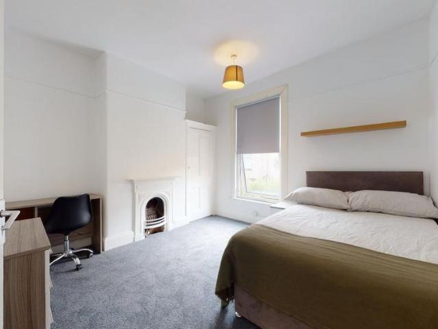 6 bedroom house to rent