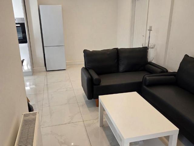 6 bedroom house to rent