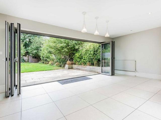 6 bedroom house to rent