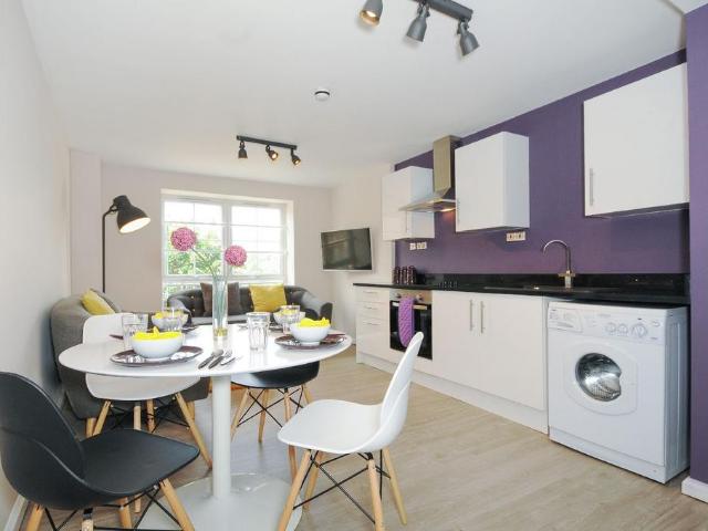 6 bedroom flat to rent