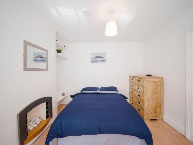 6 bedroom house to rent