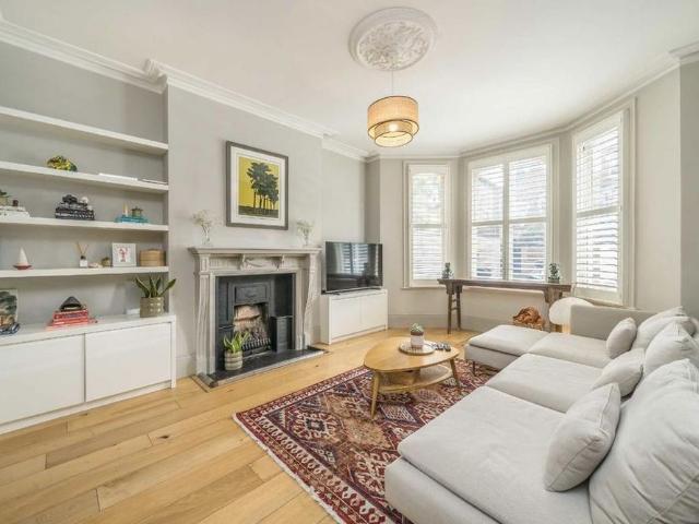 6 bedroom house to rent