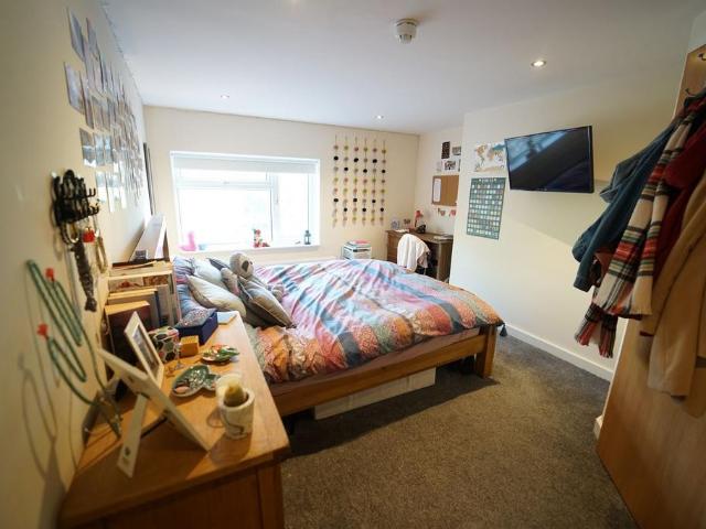 6 bedroom house to rent