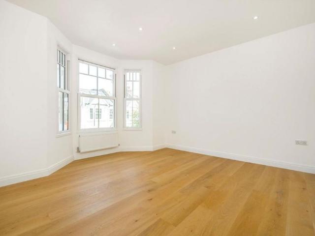 6 bedroom house to rent