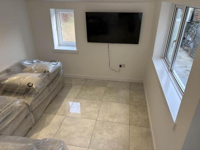6 bedroom house to rent