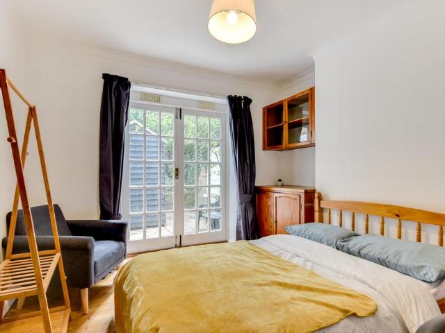 6 bedroom house to rent