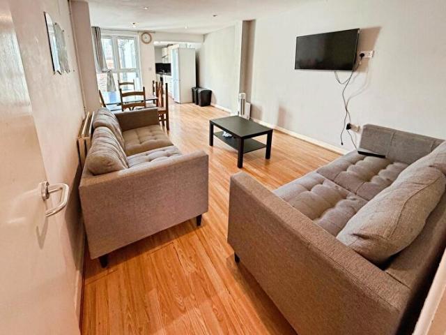 6 Bedroom House To Rent In Frederick Grove, Lenton, East Midlands, NG7