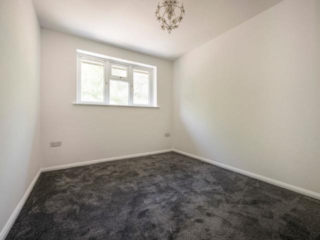 6 bedroom house to rent Pomander Crescent, Walnut Tree, Milton Keynes, Buckinghamshire, MK7