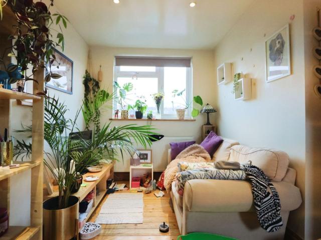 6 Bedroom Home – To Let