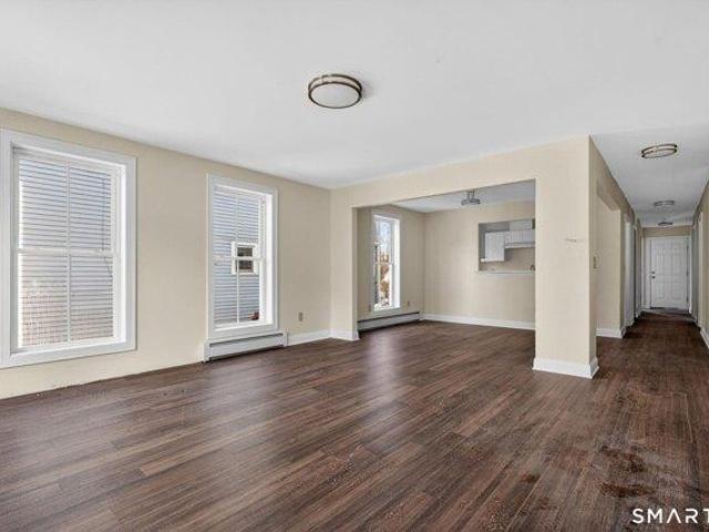 6 bedroom, Hartford CT 06106 103073480