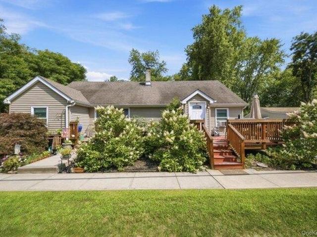 6 bedroom, Hyde Park NY 12538 104904353