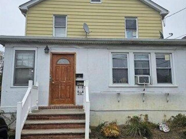 6 bedroom, Inwood NY 11096 100225359
