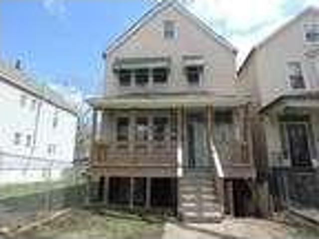 6 bedroom in Chicago Illinois 60617