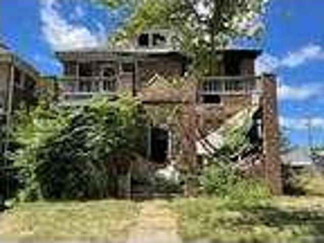 6 bedroom in Detroit Michigan 48205