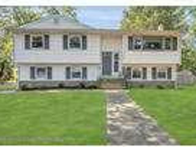 6 bedroom in Eatontown New Jersey 07724