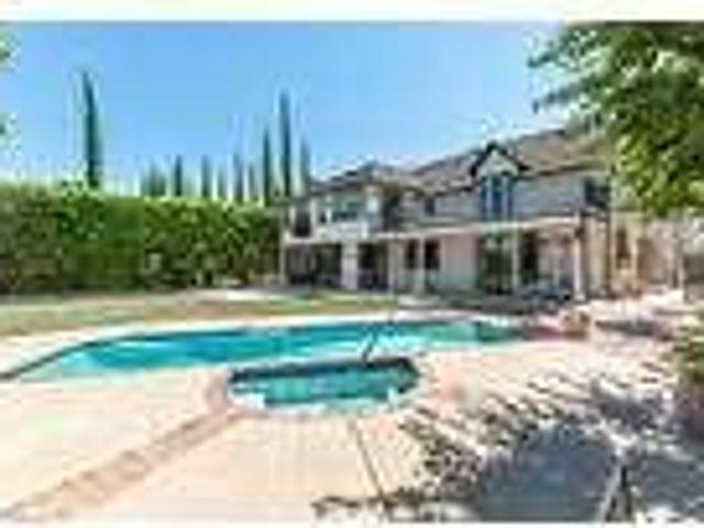 6 bedroom in Los Angeles California 90077